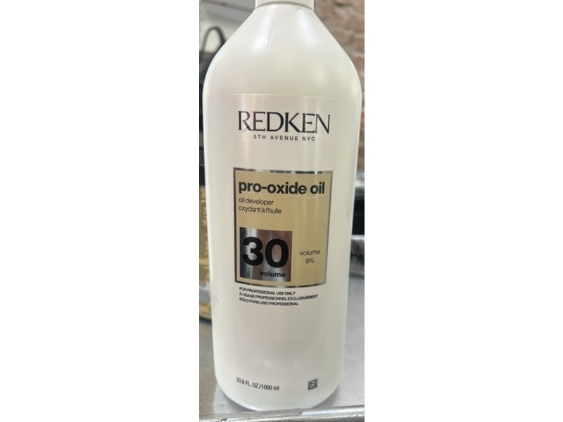 Redken Pro-Oxide Oil Developer, Volume 30, 33.8 fl oz/1000 mL ...