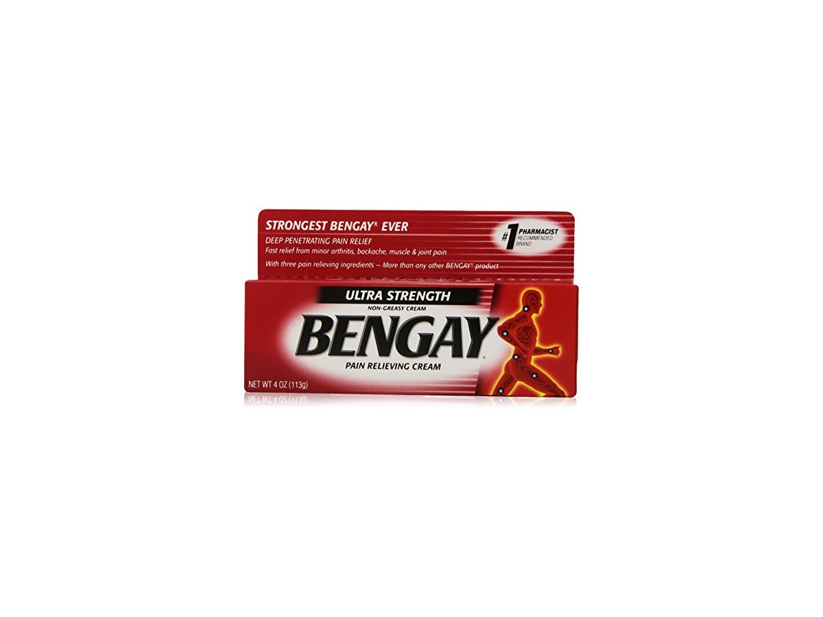 Bengay Ultra Strength Pain Relieving Cream, Non-Greasy, 4 oz ...